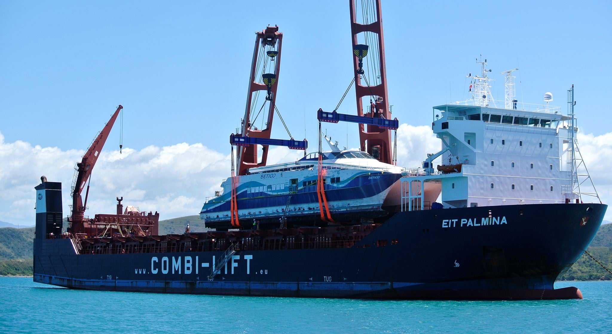 Commercial Marine Transport | Peters and May | Global Logistics