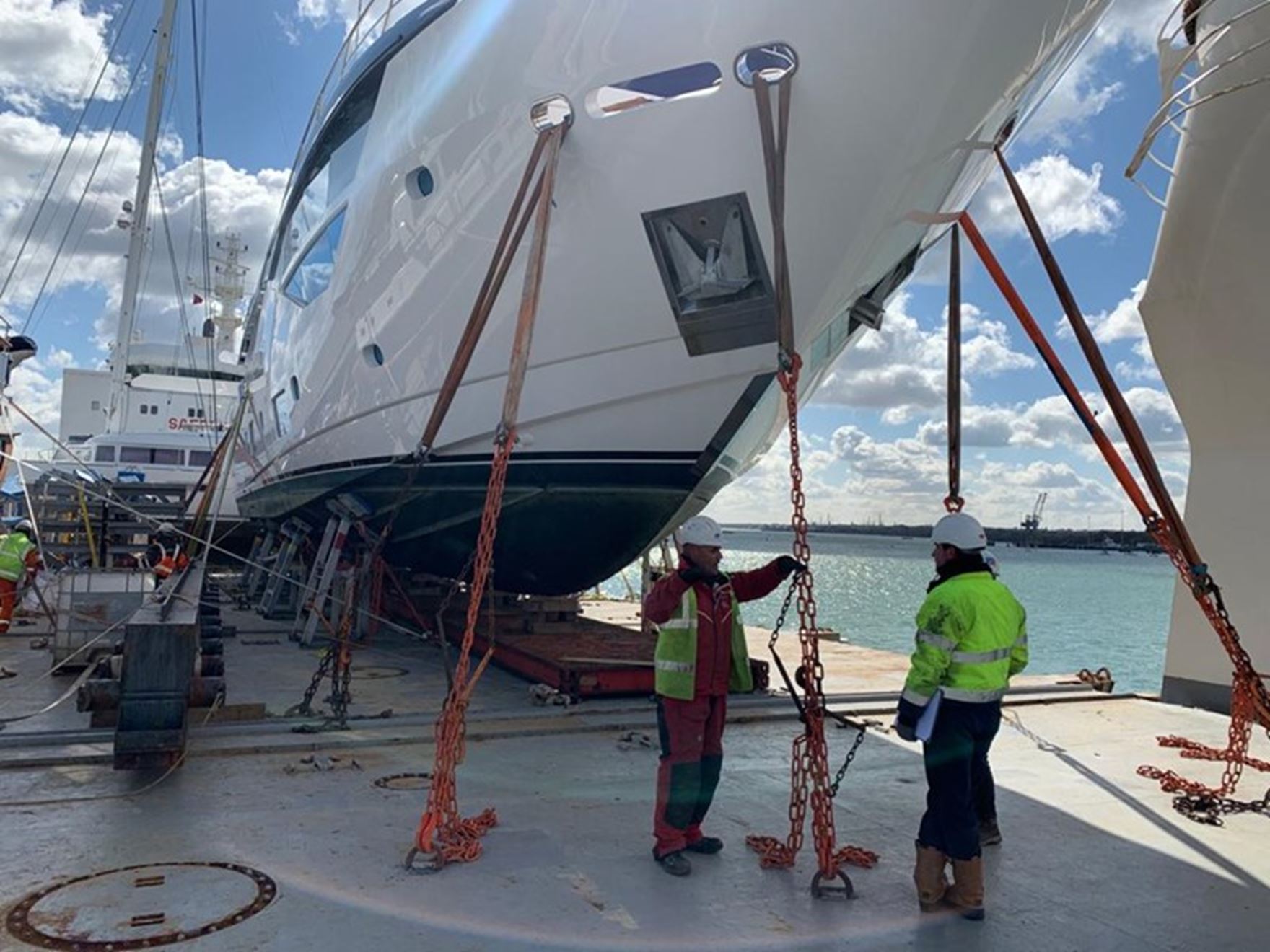 Sailing Schedules | Peters & May | Global Logistics