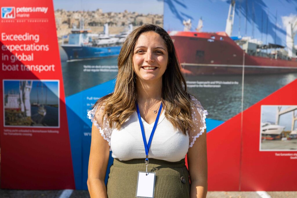 Corporate HQ - UK | Peters & May | Global Logistics