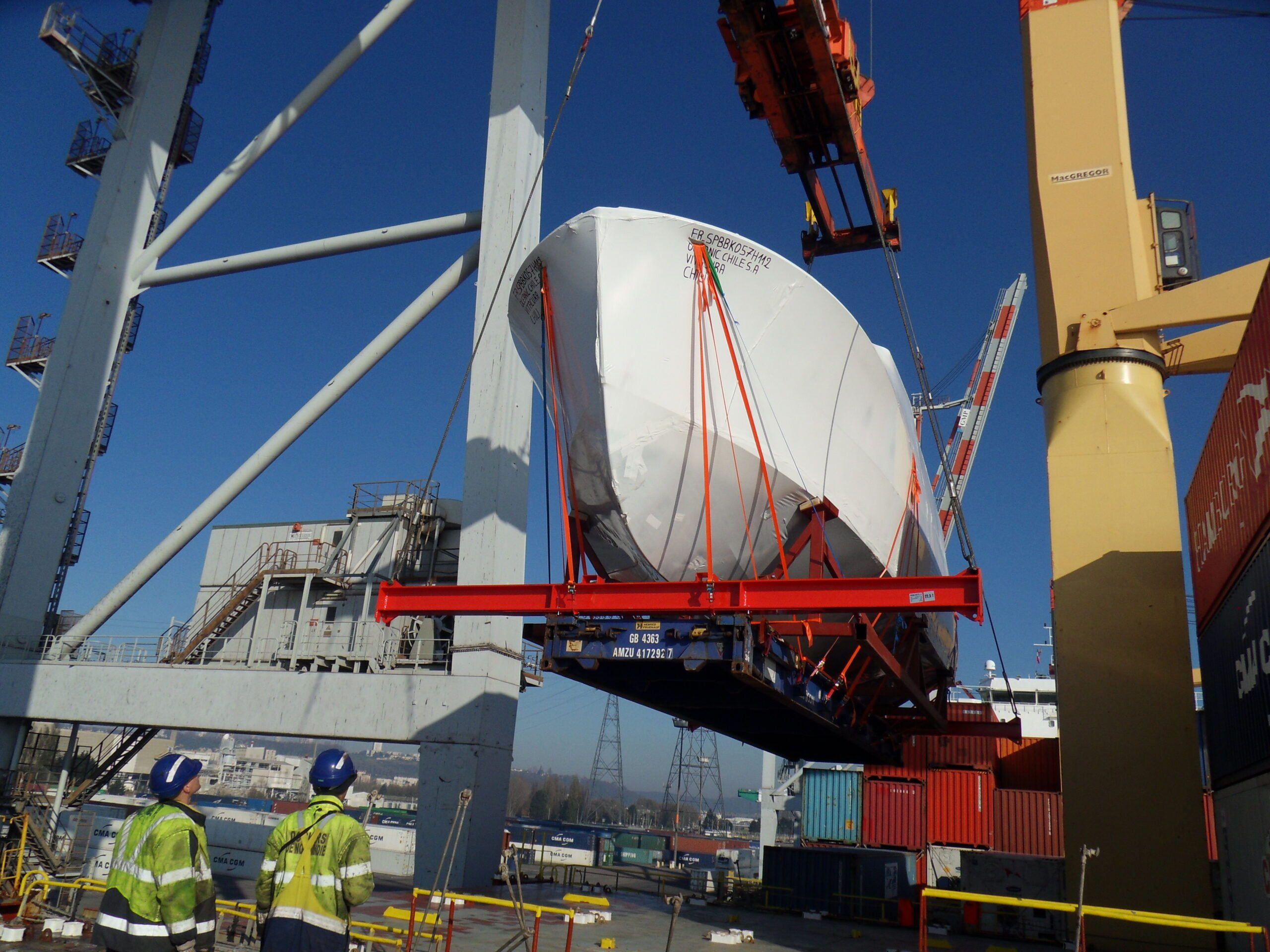 Home | Peters & May | Global Logistics